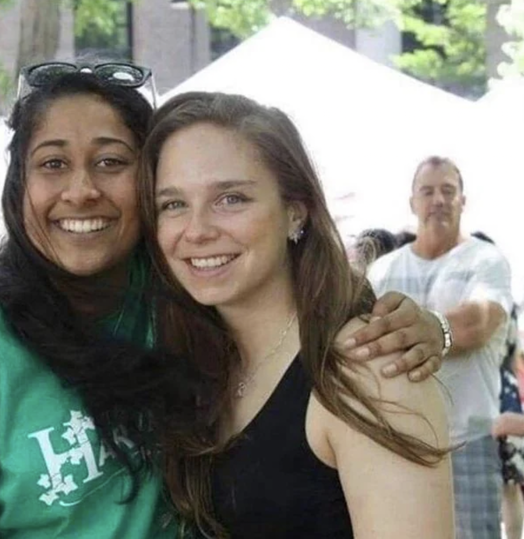 19 Mind-Bending Optical Illusion Photos That Trick the Eye