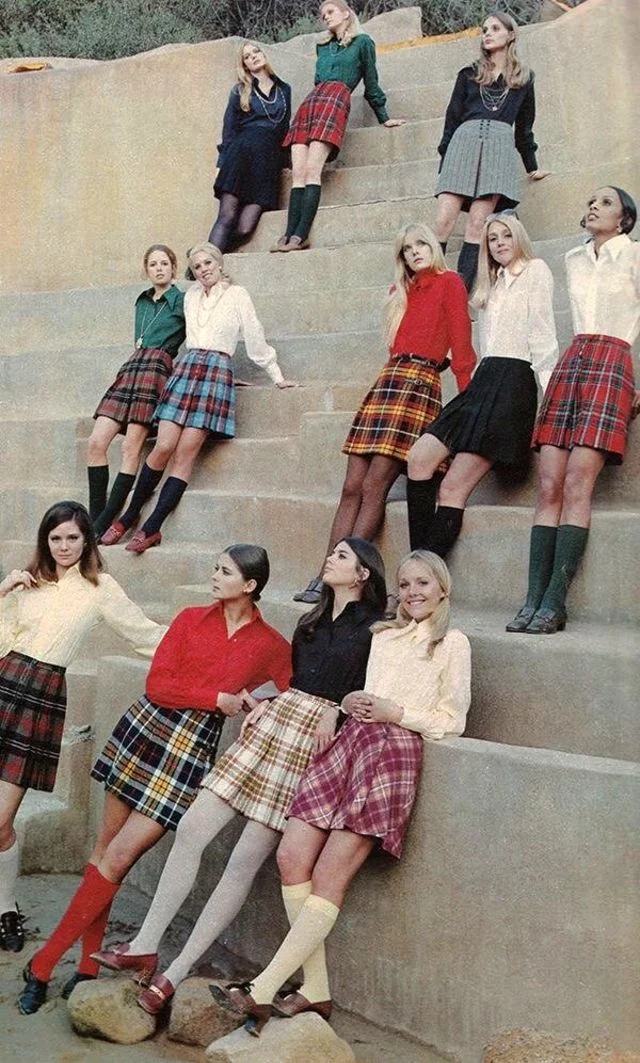 60+ Photos From the 1960s That Are Pure 'Old School Cool' - The Scroller