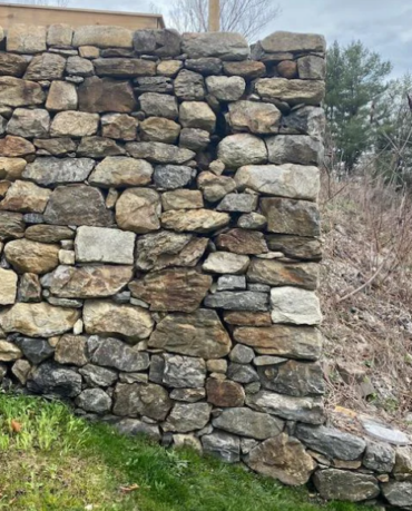 19 Landscaping Fails That Completely Ruined Homes - The Scroller