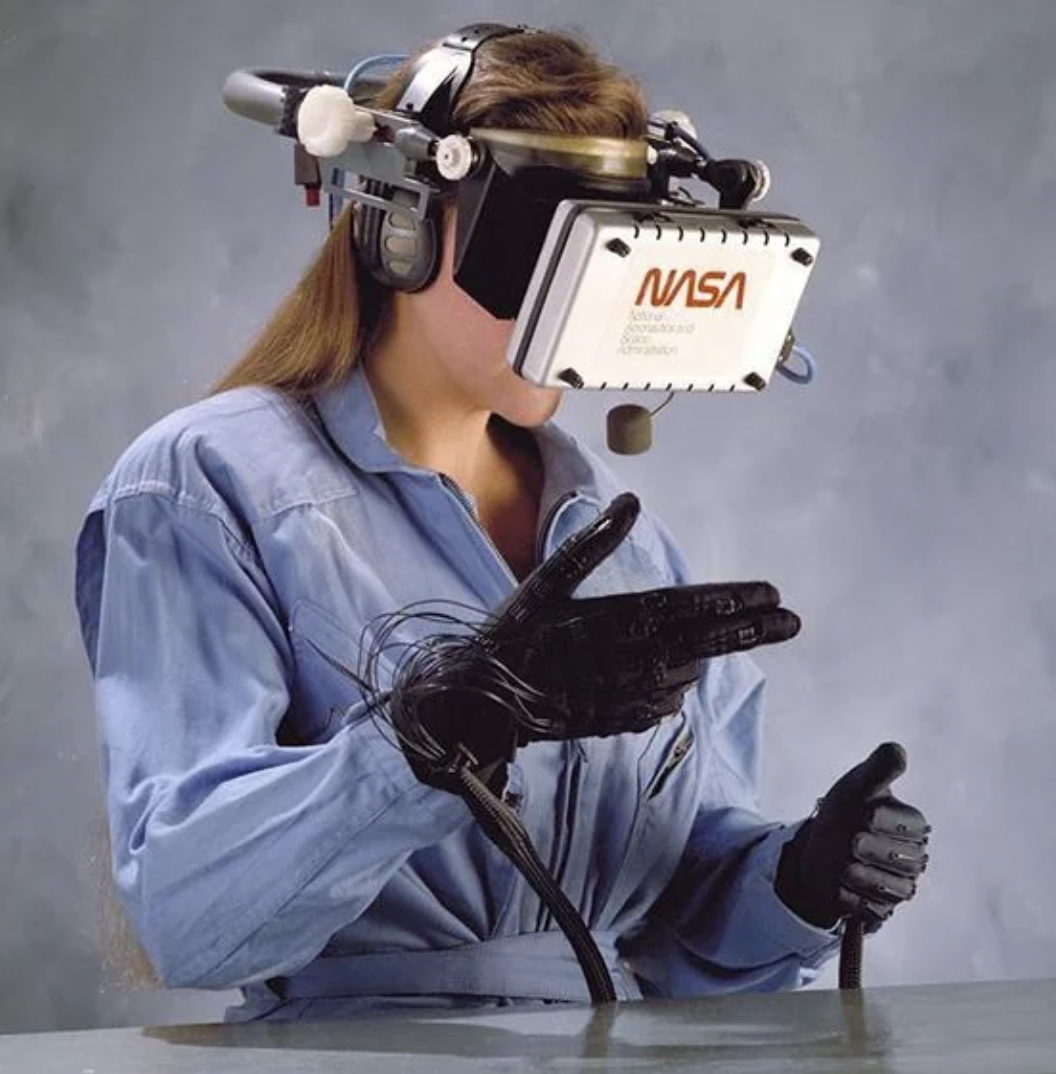 25 Retro Futuristic Images From Eras Since Passed - The Scroller