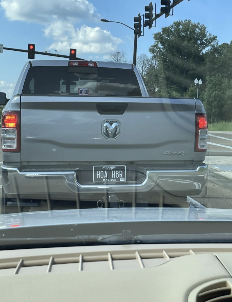 17 Memes and Images That Fully Capture The HOA's Insanity - The Scroller