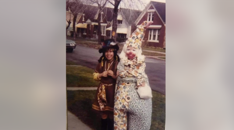 70 Halloween Photos From The 70s That Still Take The Cake - The Scroller