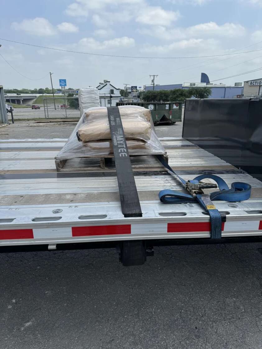 19 Trucking Pics That Capture the Ups and Downs of the Job - The Scroller