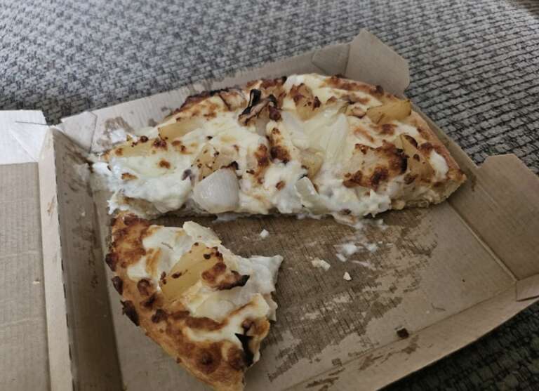 19 Pizzas That Were Crafted So Horribly They're Actual Food Crimes