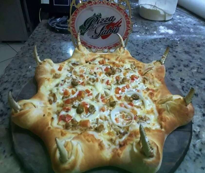 19 Pizzas That Were Crafted So Horribly They're Actual Food Crimes