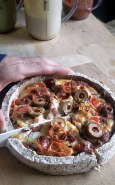 19 Pizzas That Were Crafted So Horribly They're Actual Food Crimes