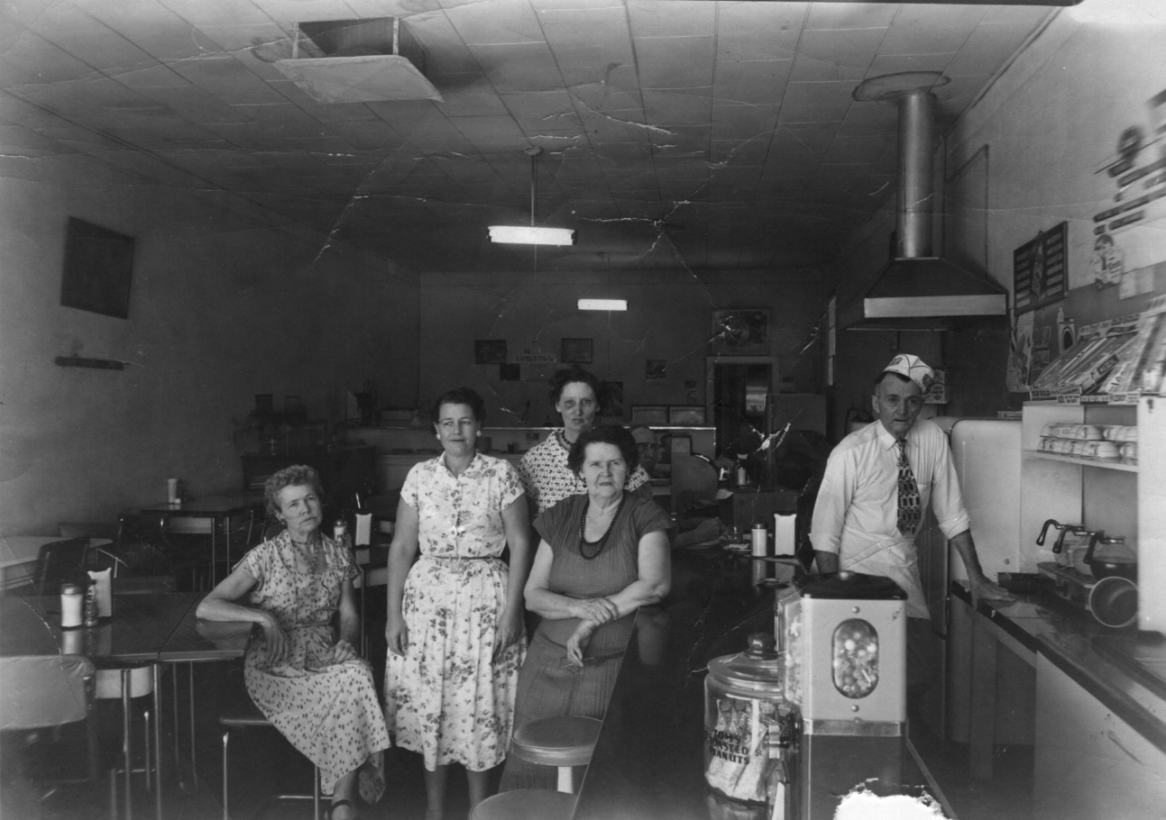 29 Photos of American Diners (1930s - 1970s) - The Scroller
