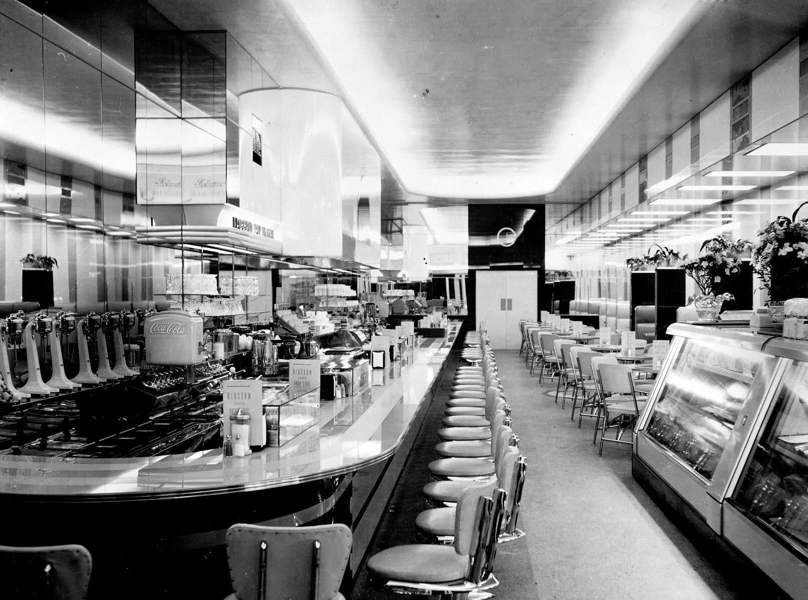 29 Photos of American Diners (1930s - 1970s) - The Scroller
