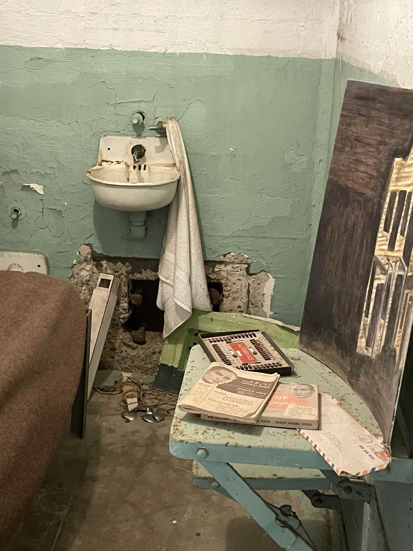 29 Alcatraz Photos That Show Harsh Life Behind Bars