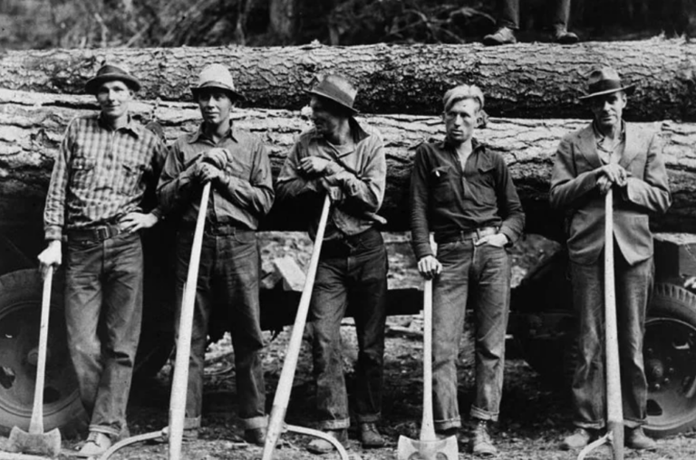 15 Striking Images of Lumberjacks Who Ruled the Forests in the Early ...
