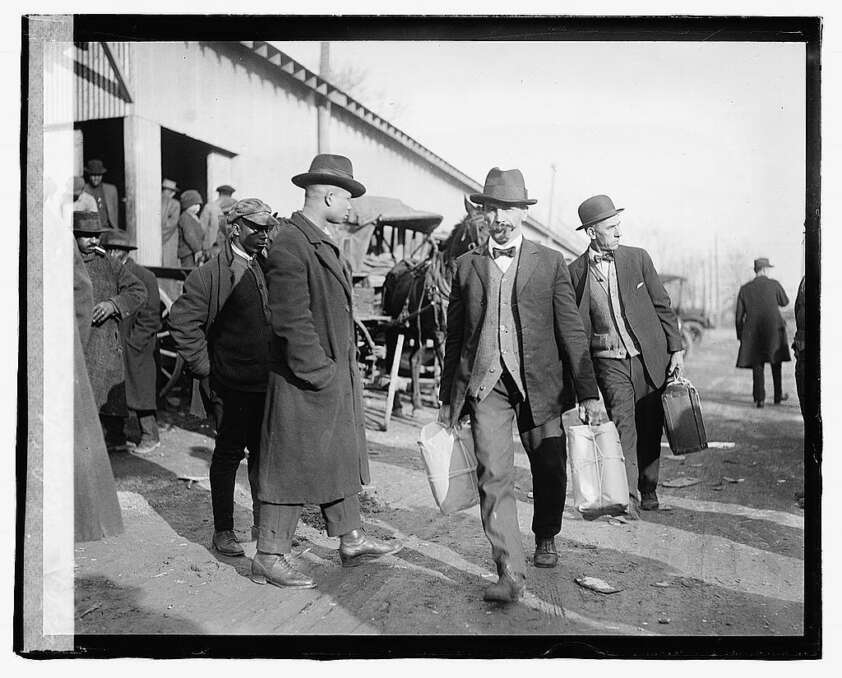 20 Photos of Prohibition-Era Bootleggers in Action (1920-1933) - The ...