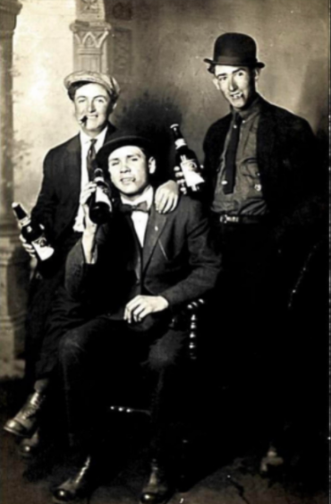 20 Photos of Prohibition-Era Bootleggers in Action (1920-1933) - The ...