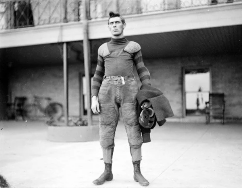 17 Photos From The Early Days of American Football (1900s) - The Scroller