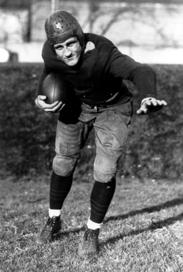 17 Photos From The Early Days of American Football (1900s) - The Scroller
