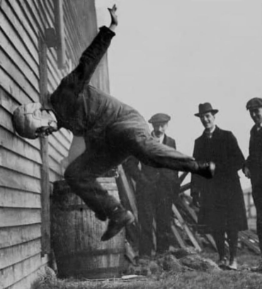 17 Photos From The Early Days of American Football (1900s) - The Scroller