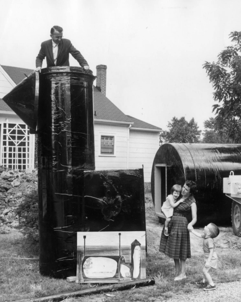15 Vintage Photos From the Era of Fallout Shelters - The Scroller