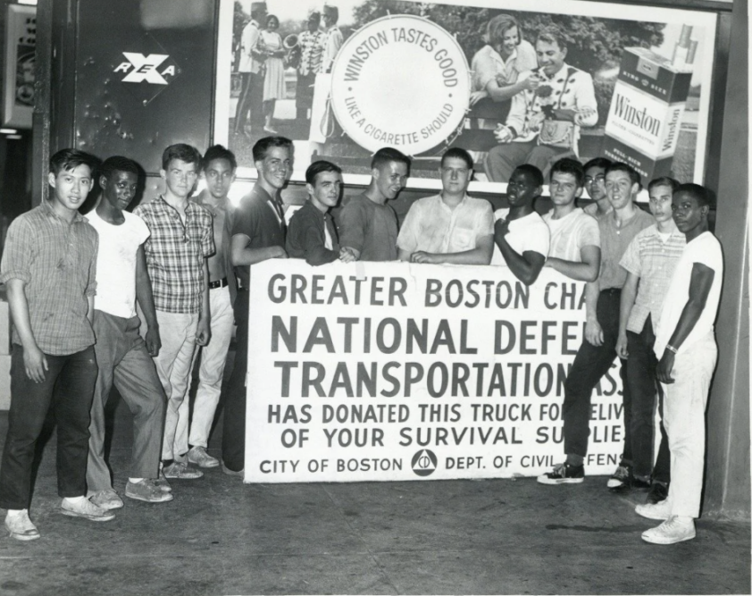 15 Vintage Photos From the Era of Fallout Shelters - The Scroller