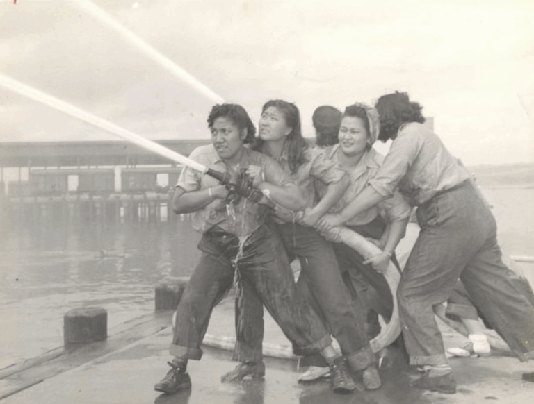 19 Vintage Photos of Old-School Hawaii - The Scroller