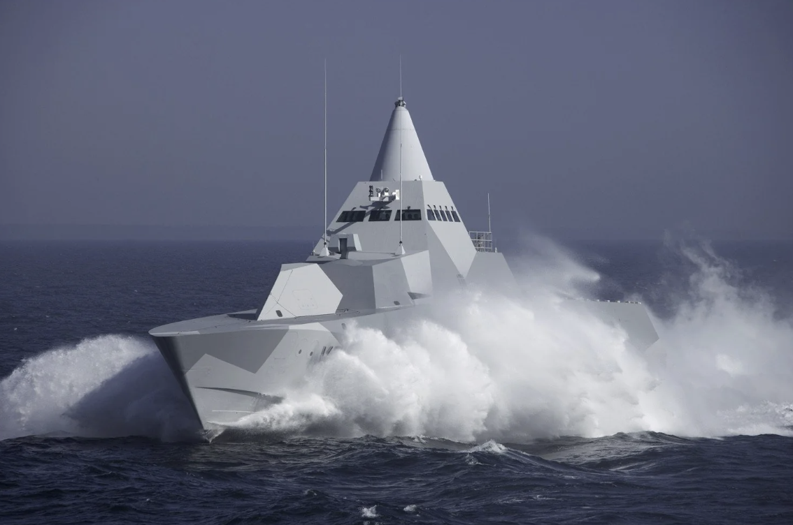 17 Military Photos of Stealth Ships Too Sneaky For Their Own Good - The ...