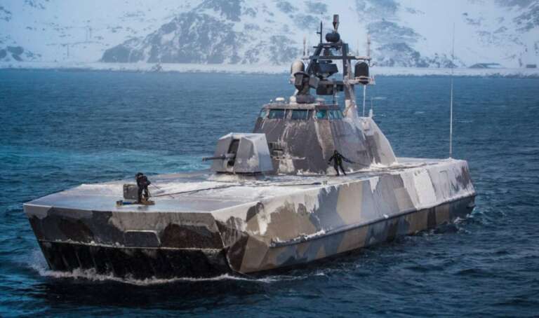 17 Military Photos of Stealth Ships Too Sneaky For Their Own Good - The ...