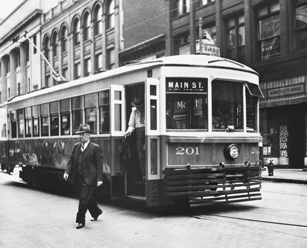 20 Photos of American Streetcars That Capture a Bygone Era