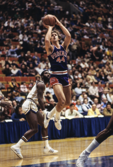 35 Vintage Basketball Photos From the Golden Era