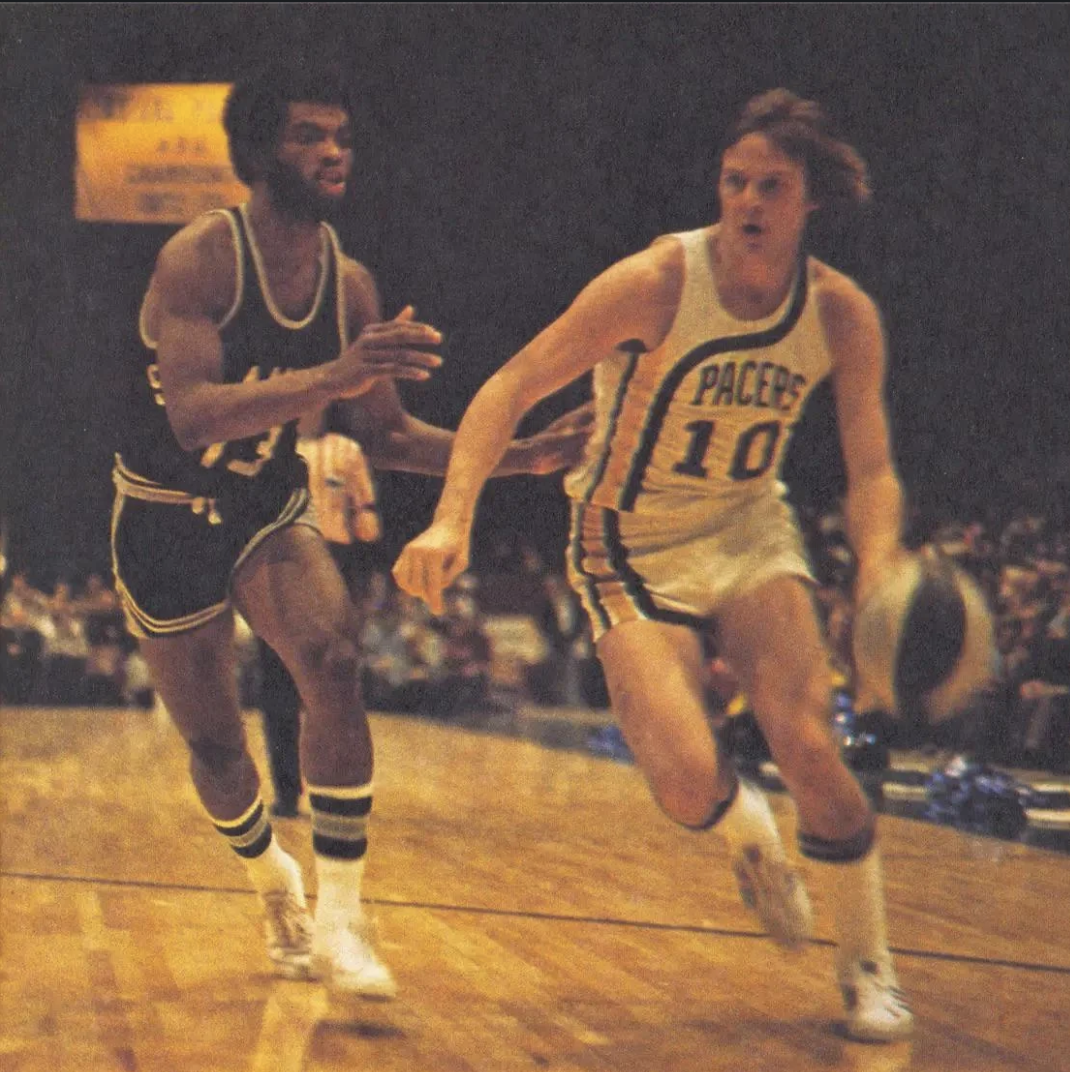 35 Vintage Basketball Photos From the Golden Era