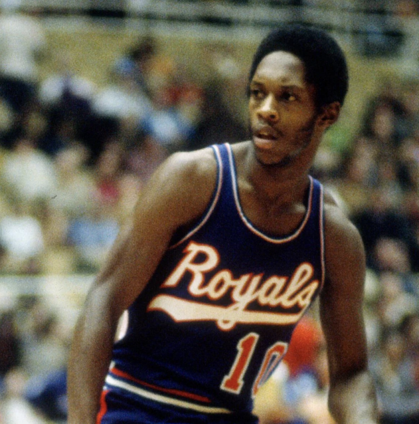 35 Vintage Basketball Photos From the Golden Era