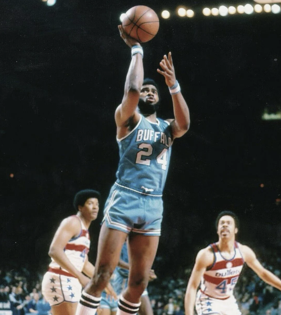 35 Vintage Basketball Photos From the Golden Era