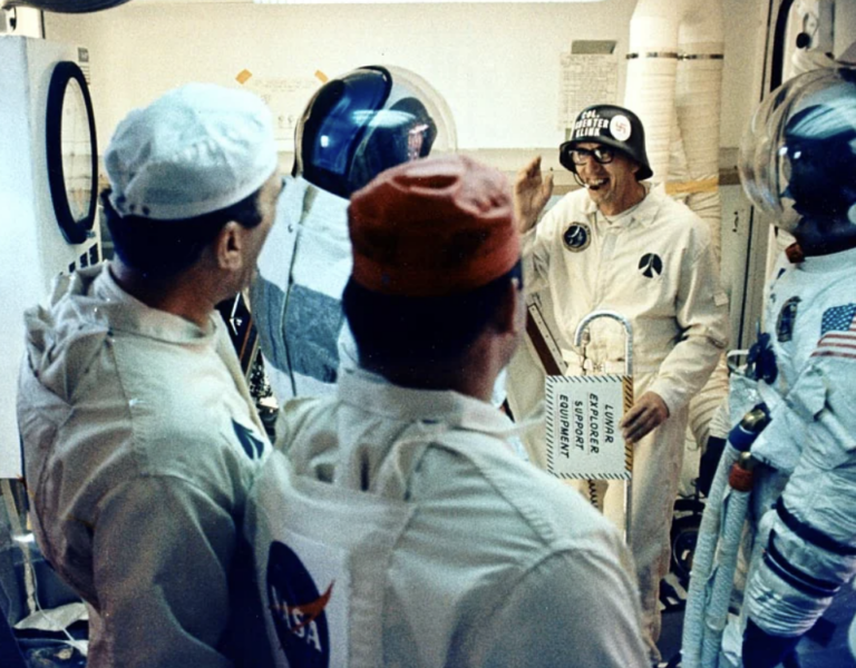 20 Vintage Photos From NASA and Beyond - The Scroller