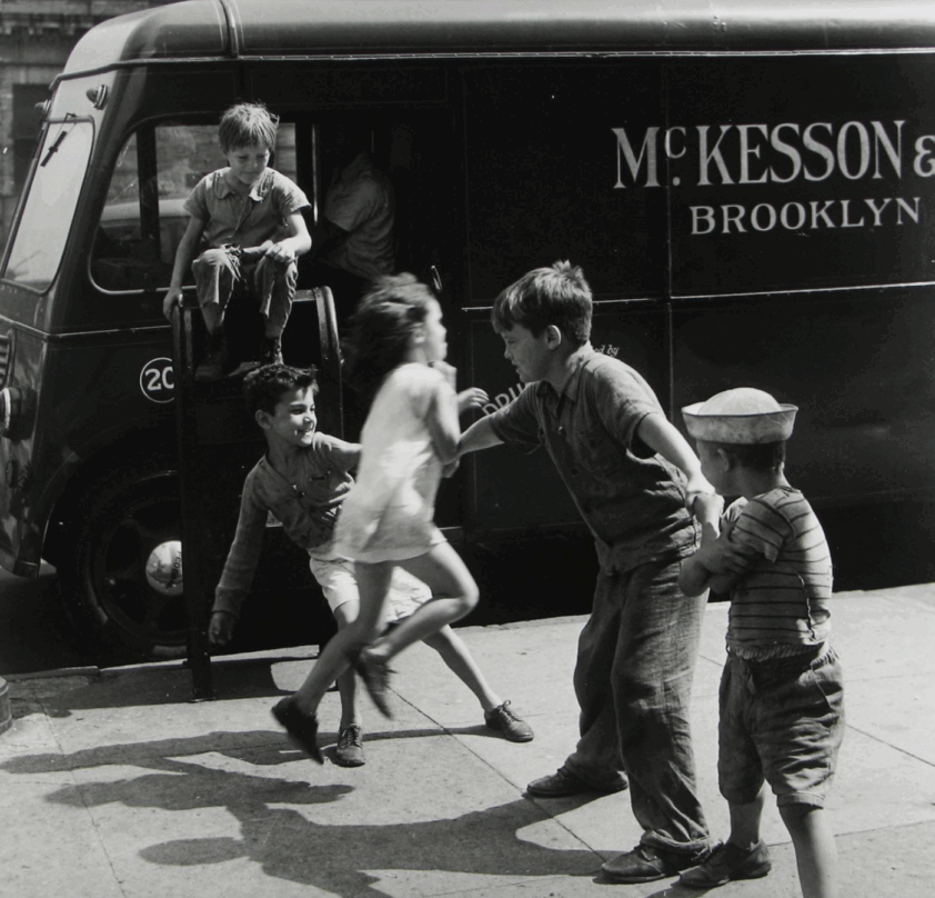 13 Playground Games From the 70s That Are Now Obsolete - The Scroller