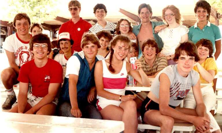 45 Early 80s Photos That Capture Life from 1980 to 1983