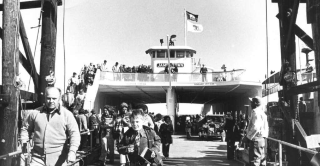 13 Rare Images of Ferries From the Past