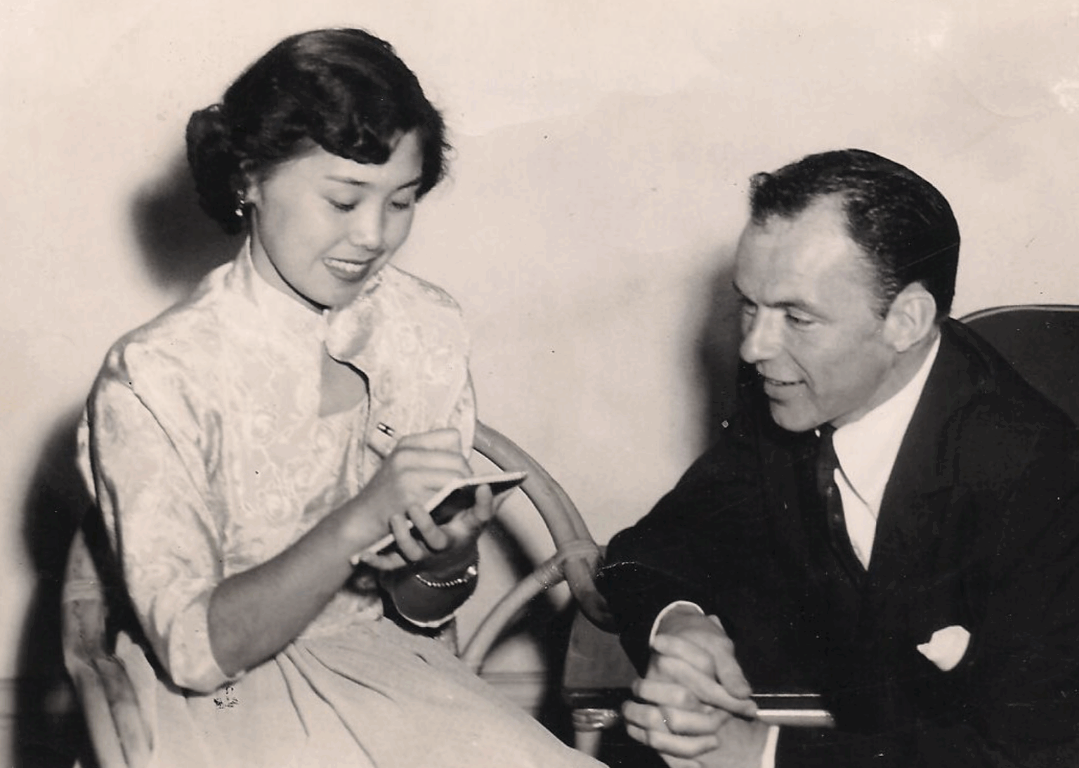 15 Vintage Photos of Frank Sinatra That Are Pure Old-School Cool - The ...