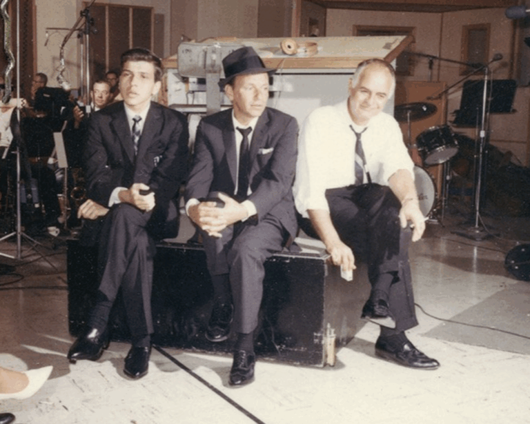 15 Vintage Photos of Frank Sinatra That Are Pure Old-School Cool - The ...