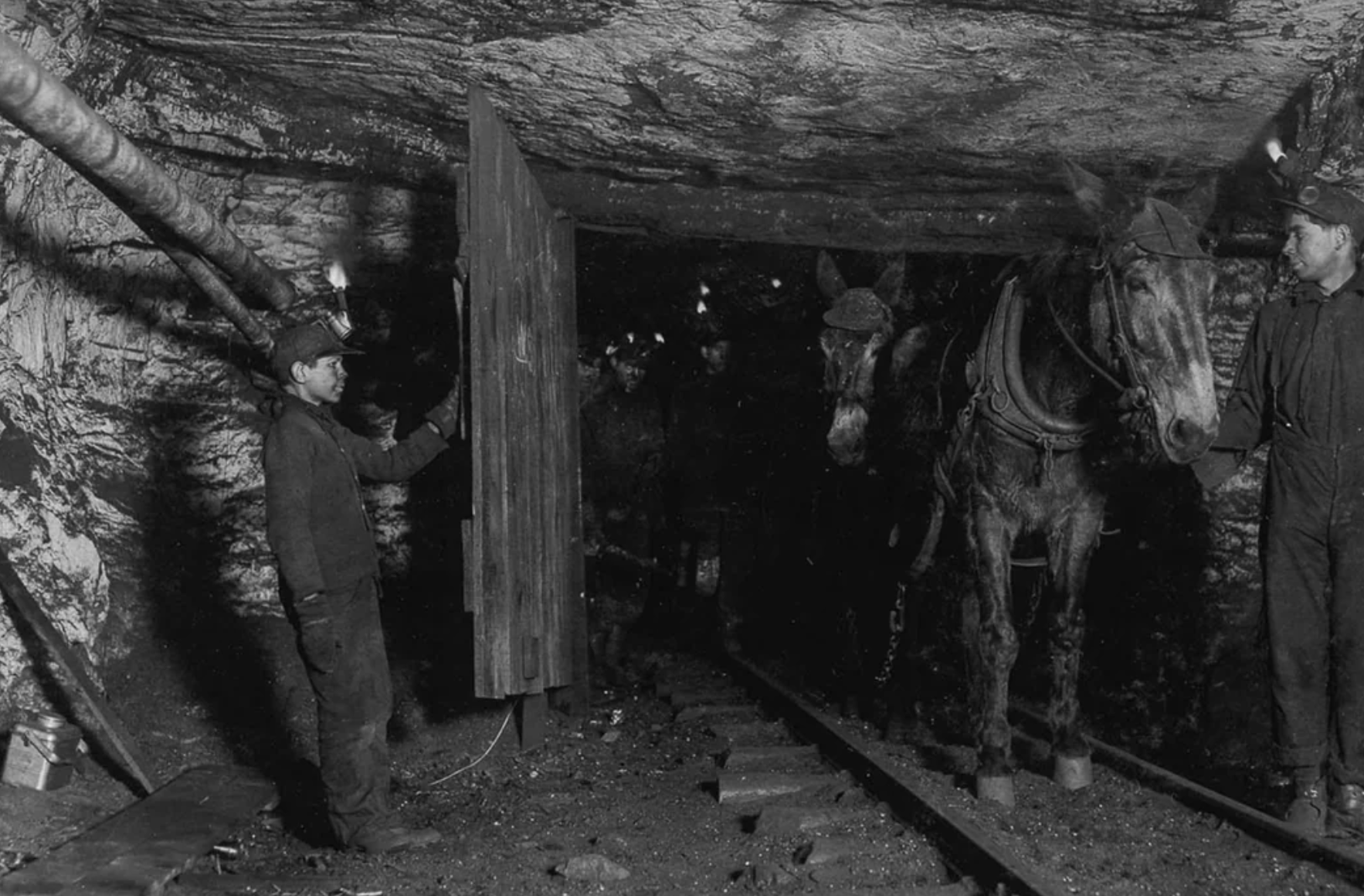 20 Haunting Photos of 1920s Appalachian Coal Mining
