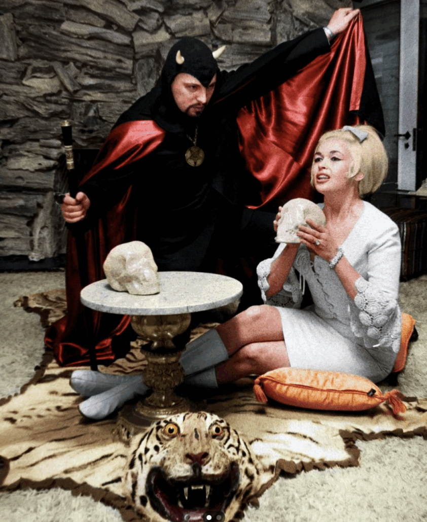 15 Colorized Photos of Hollywood Icon Jayne Mansfield