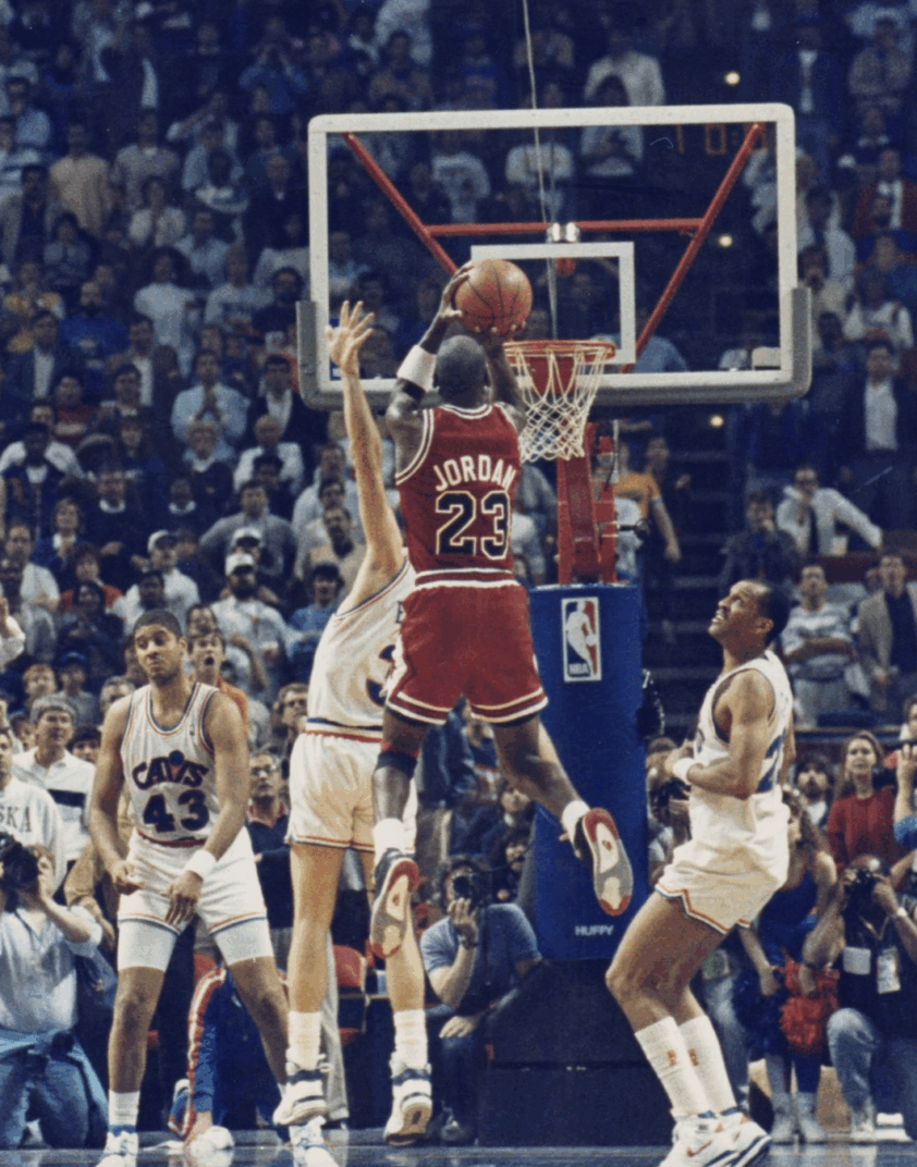 18 Timelessly Iconic Photos of Michael Jordan - The Scroller