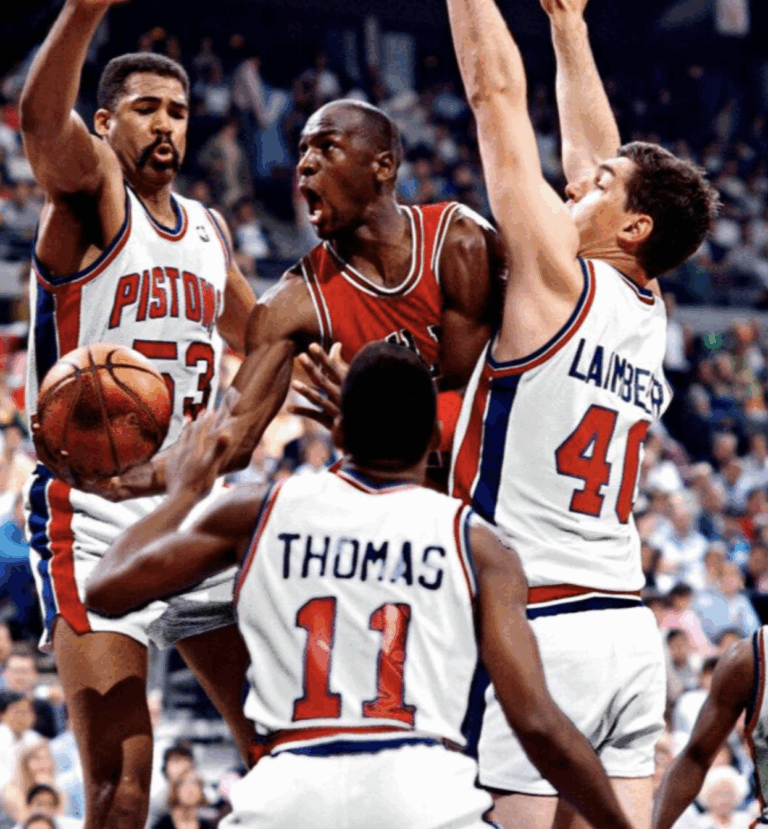 18 Timelessly Iconic Photos of Michael Jordan - The Scroller