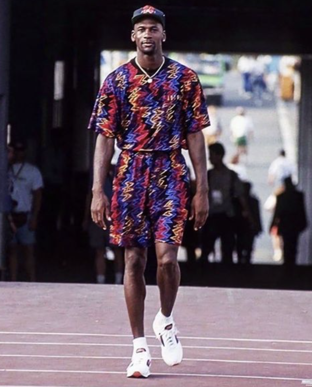 18 Timelessly Iconic Photos of Michael Jordan - The Scroller