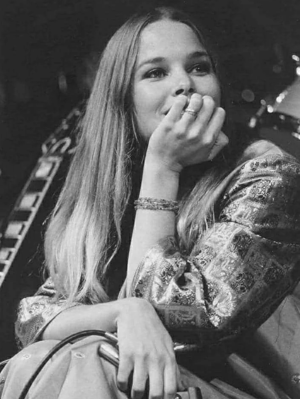 15 Vintage Photos From the Monterey Pop Festival (1967) - The Scroller