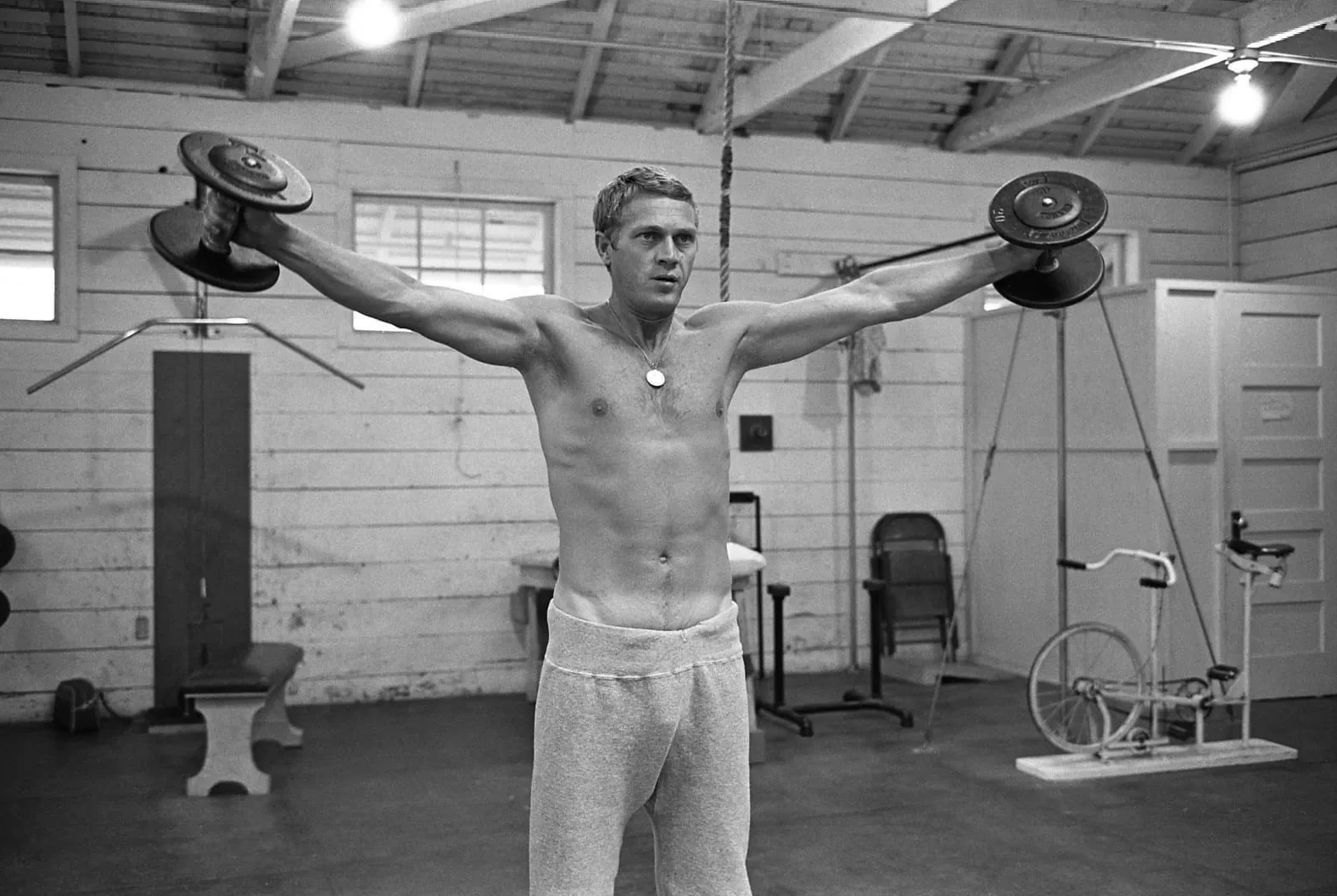 20 Vintage Photos of Steve McQueen That Define Old-School Cool - The ...