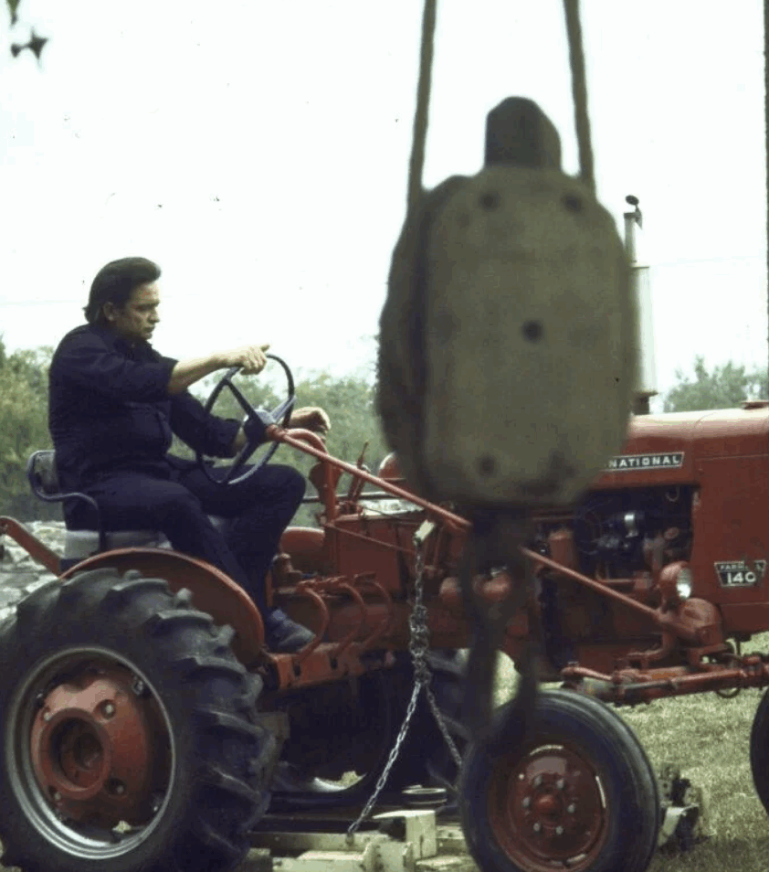 20 Vintage Tractor Photos That Prove Farming Was Always Cool - The Scroller