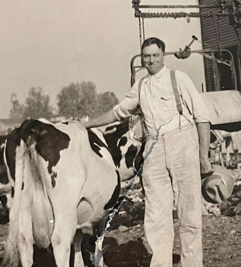 20 Vintage Photos That Bring Old Farms to Life - The Scroller