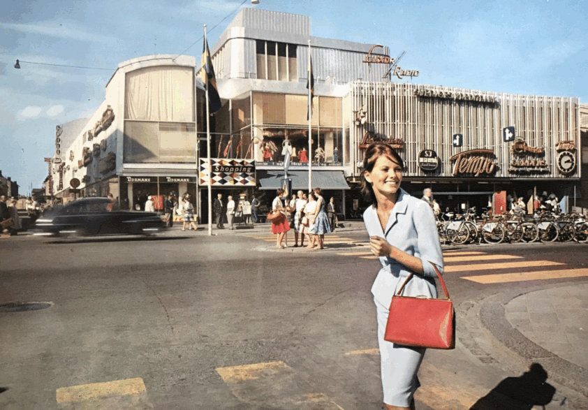 18 Vintage Photos That Capture ’70s Mall Life