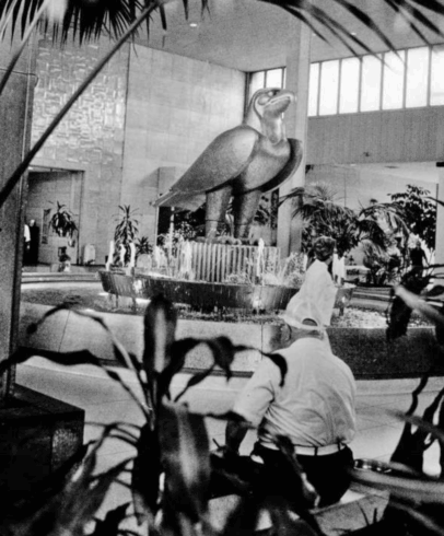 18 Vintage Photos That Capture ’70s Mall Life