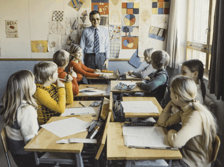 20 Vintage 1960s and 1970s School Photos