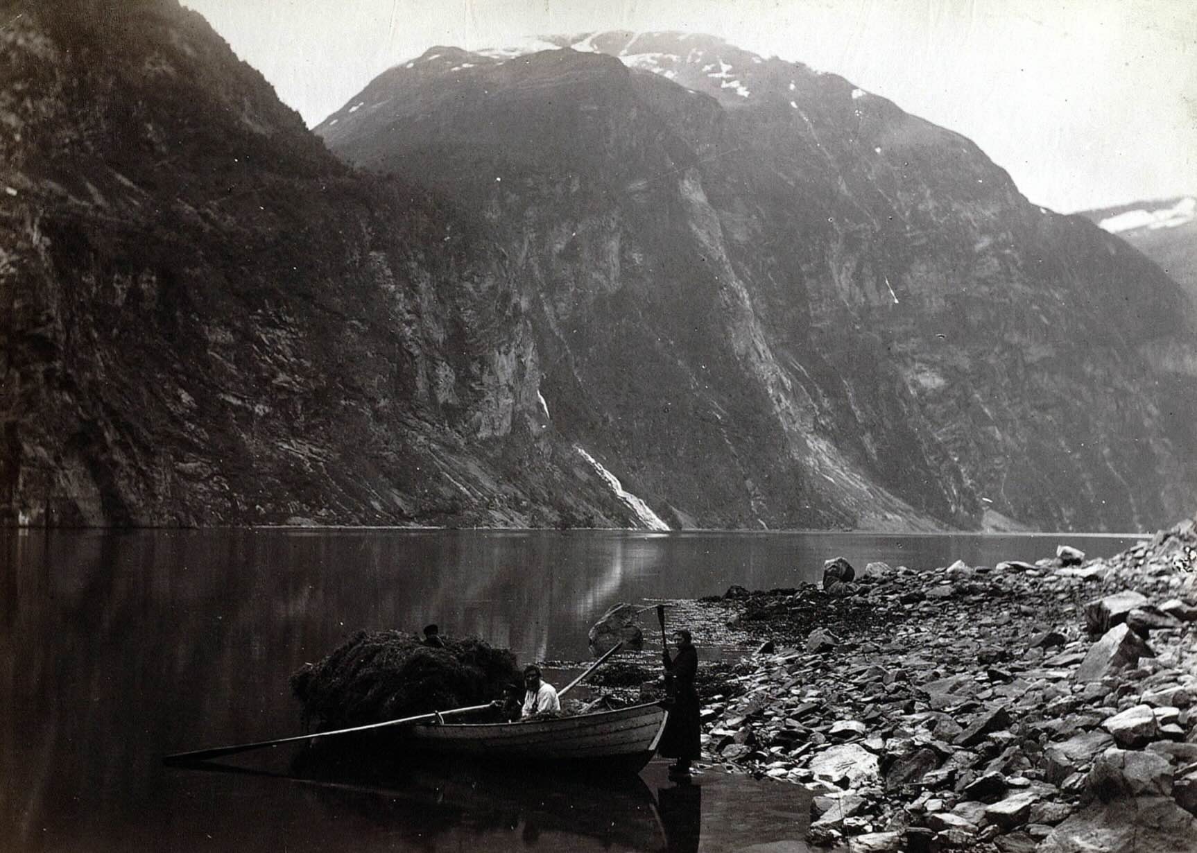 35 Vintage Early 1880s Photos