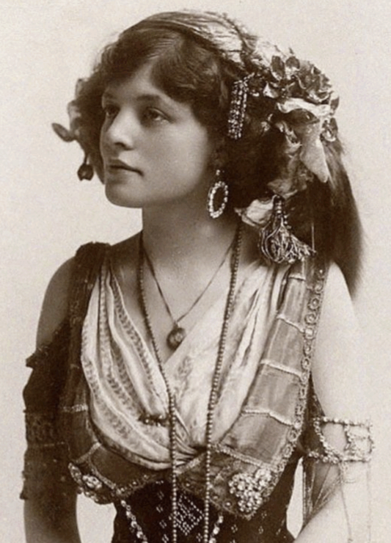30 Vintage Mid-1890s Photos