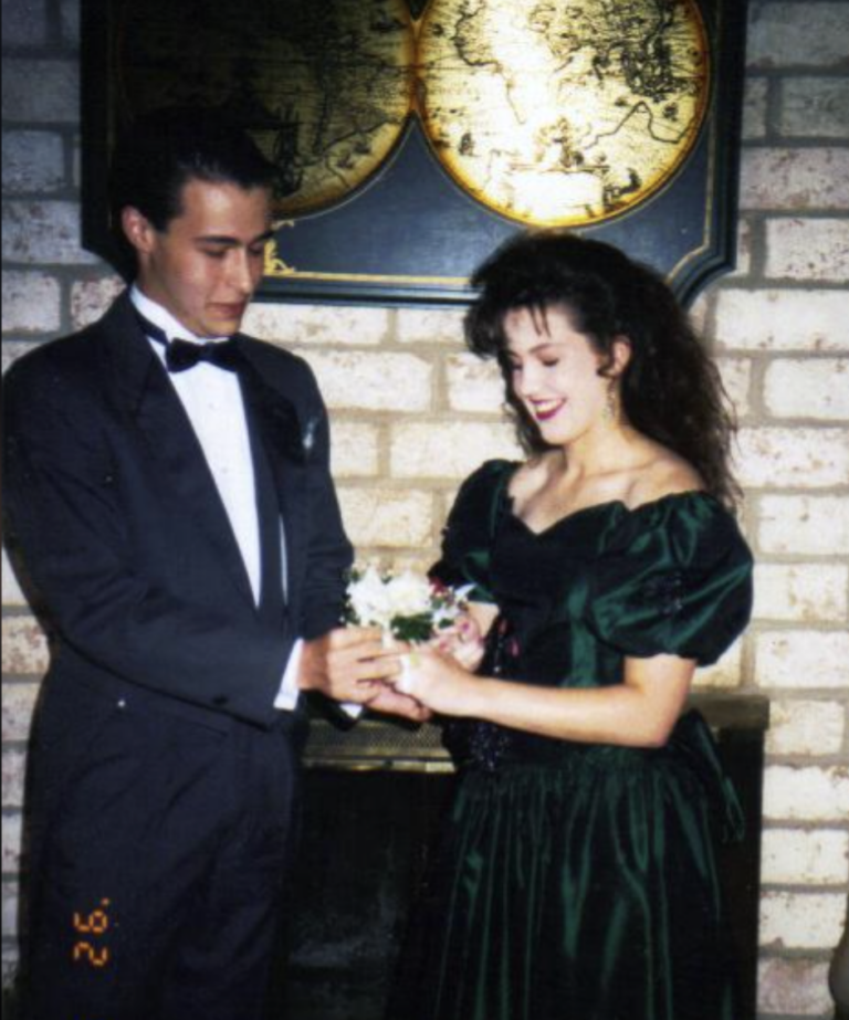 26 Snazzy '90s Prom Photos